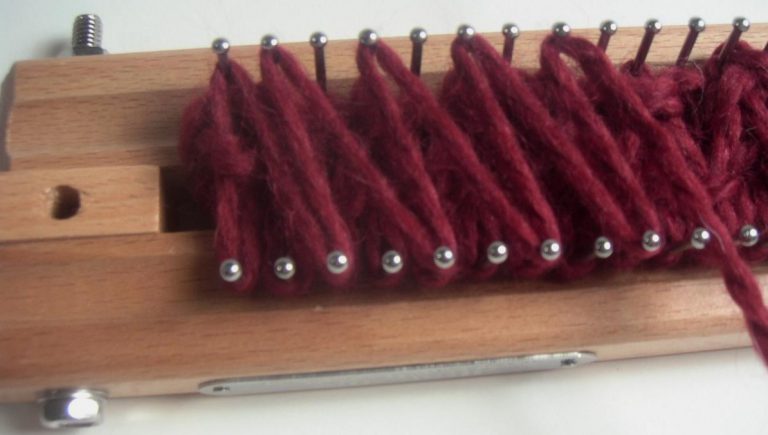 How to Knit the Box Stitch on the Loom - Loom Knit Central